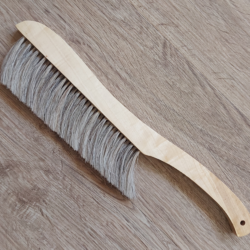 Bee Brush – Easy Beesy Auto Beehives